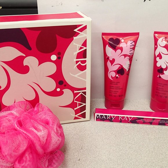 Mary Kay | Bath & Body | Mary Kay Romantic Petals Gift Box | Poshmark
